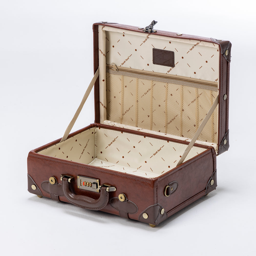 SarahFace Hand Case - Brown's – COTRUNKAGE